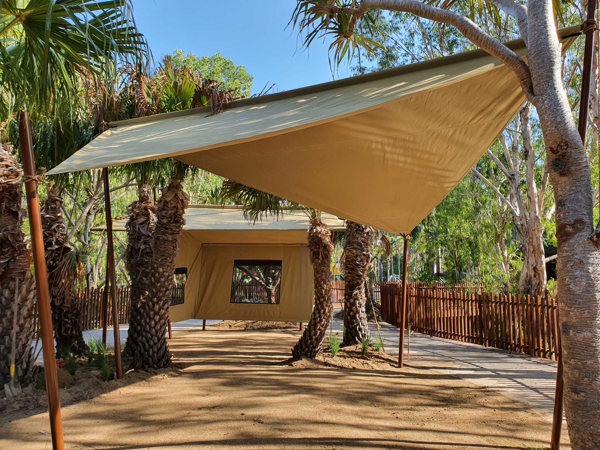 AUSTRALIA ZOO TENTED CAMP - Versatile Structures